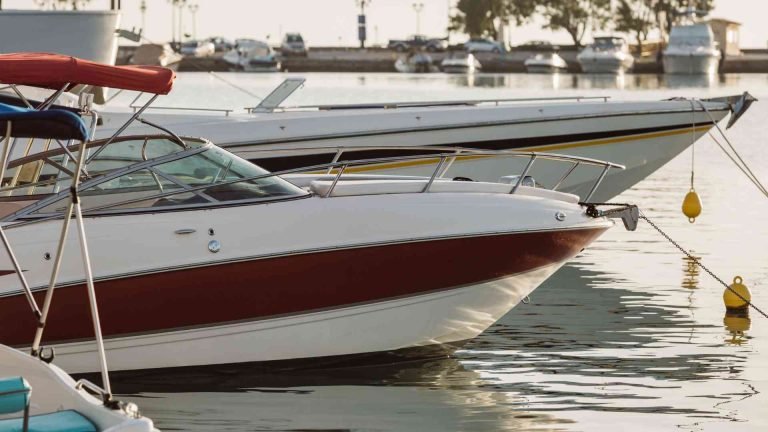 How Fast Are Speed Boats: Speed Boating Performance Guide