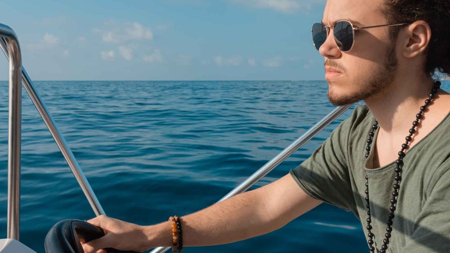 How to Drive a Boat: Step-By-Step Guide for Beginners