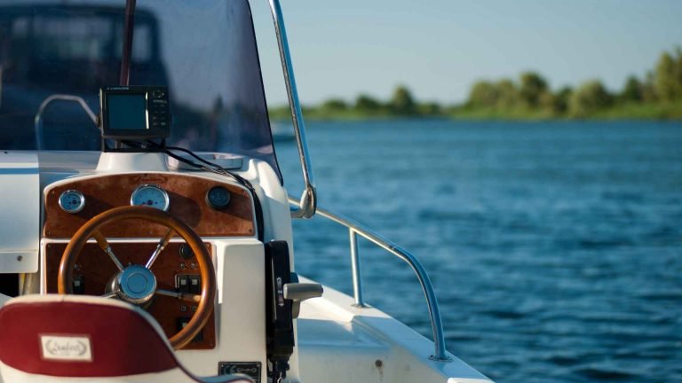 What Is a Slack Tide? Definition and Significance Guide