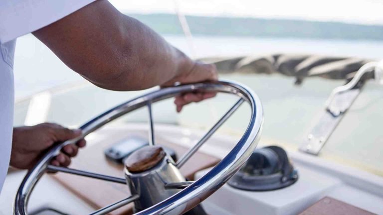 Principles of Tide and Current Navigation While Boating