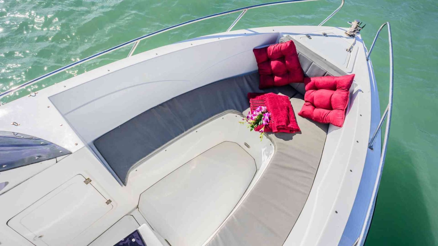 6 Advantages of a Stepped Hull Design for High-Speed Boats