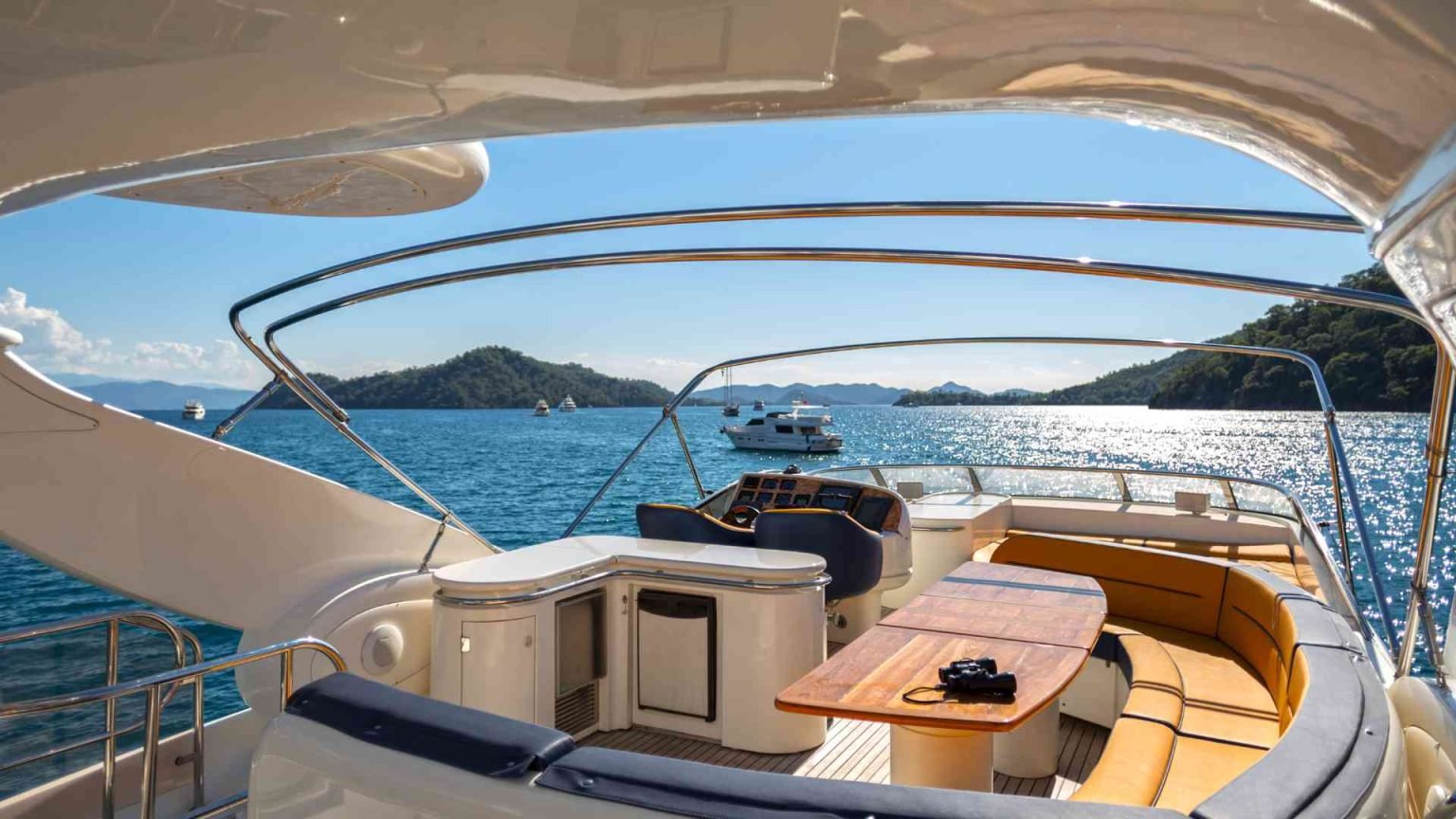 How Big Are Yachts? 5 Types Explained
