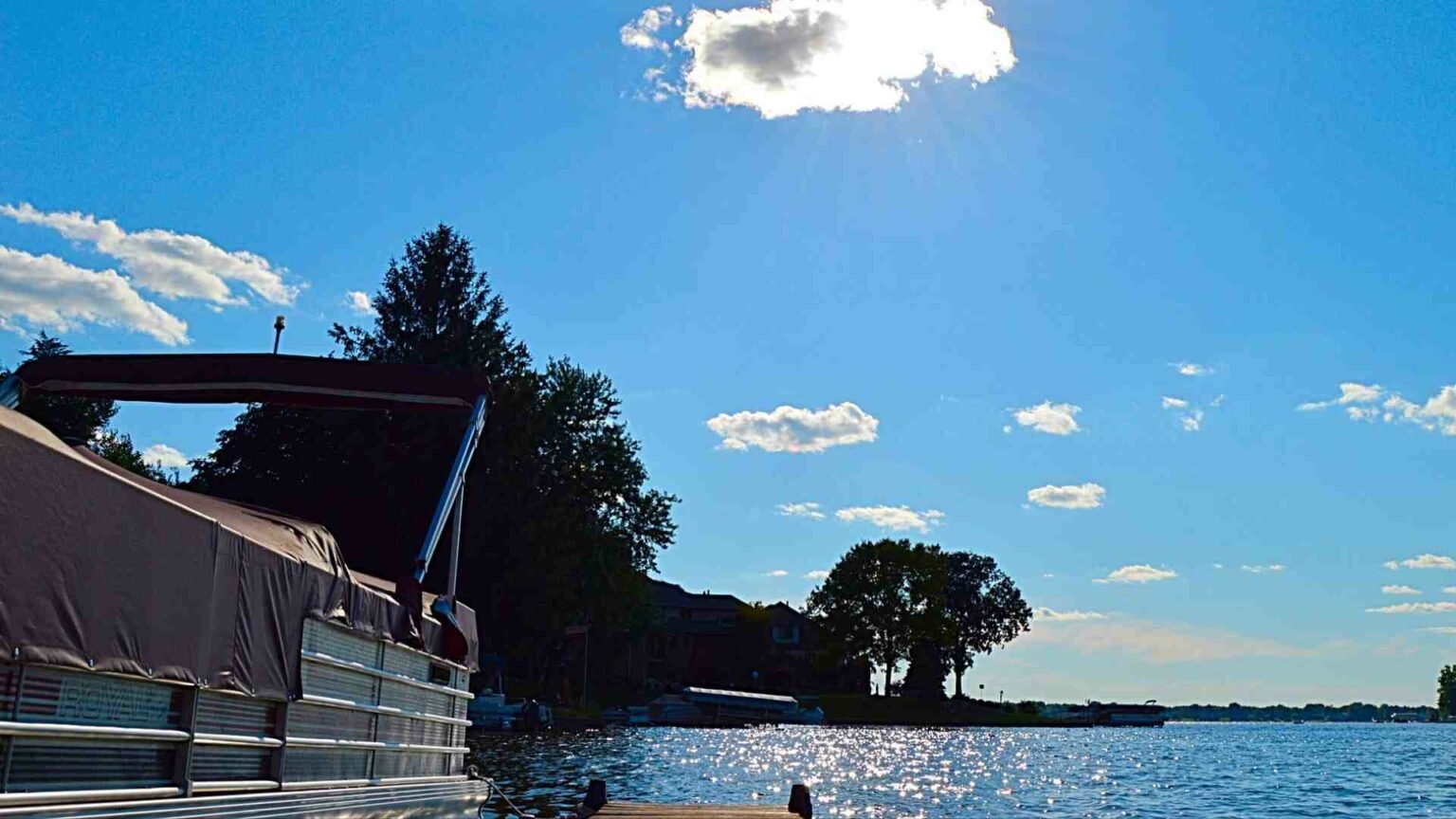 Understanding Pontoon Boat Parts: Demystifying Pontoon