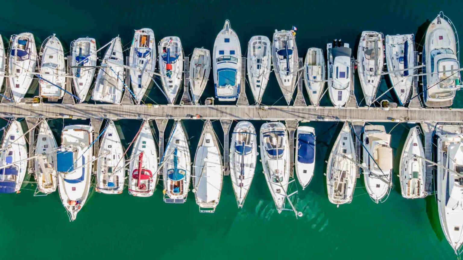 How to Polish a Pontoon Boat: A Comprehensive Guide