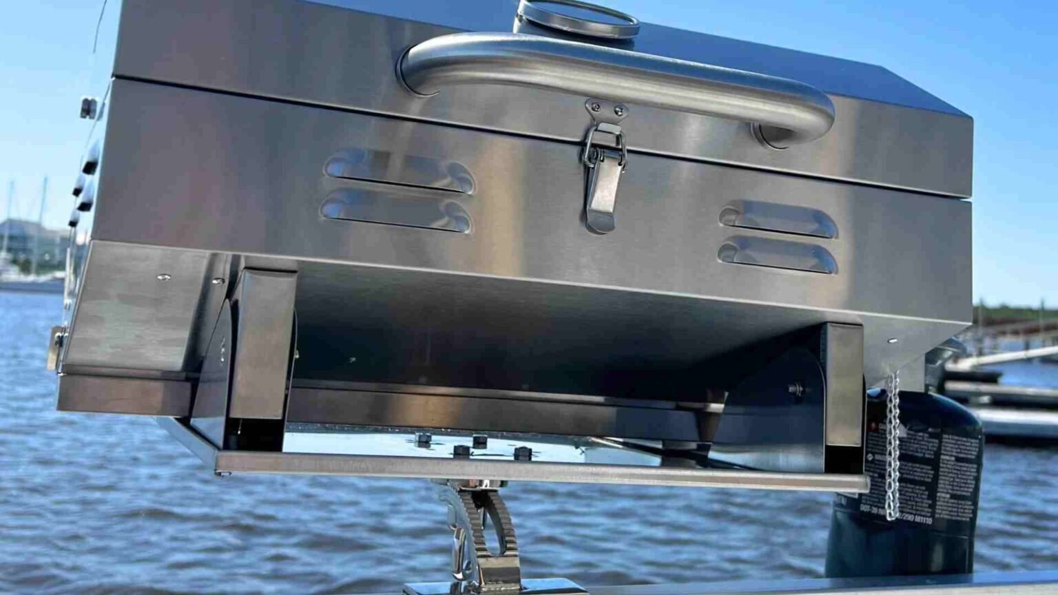 Pontoon Boat Grills with Rail Mounts: A Comprehensive Guide