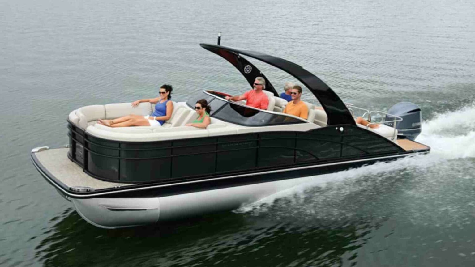 A Guide to Pontoon Boat Windshields