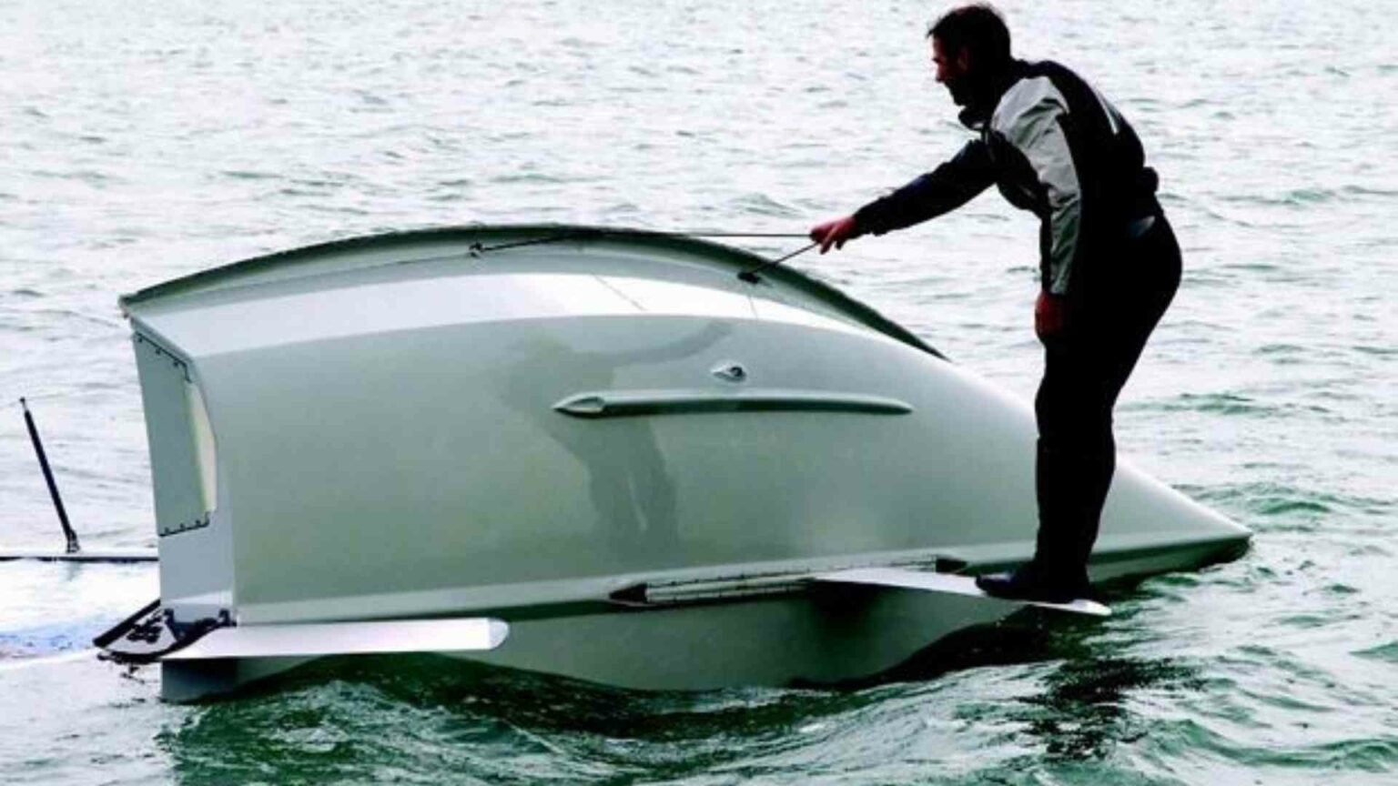 How to Recover a Capsized Sailboat?