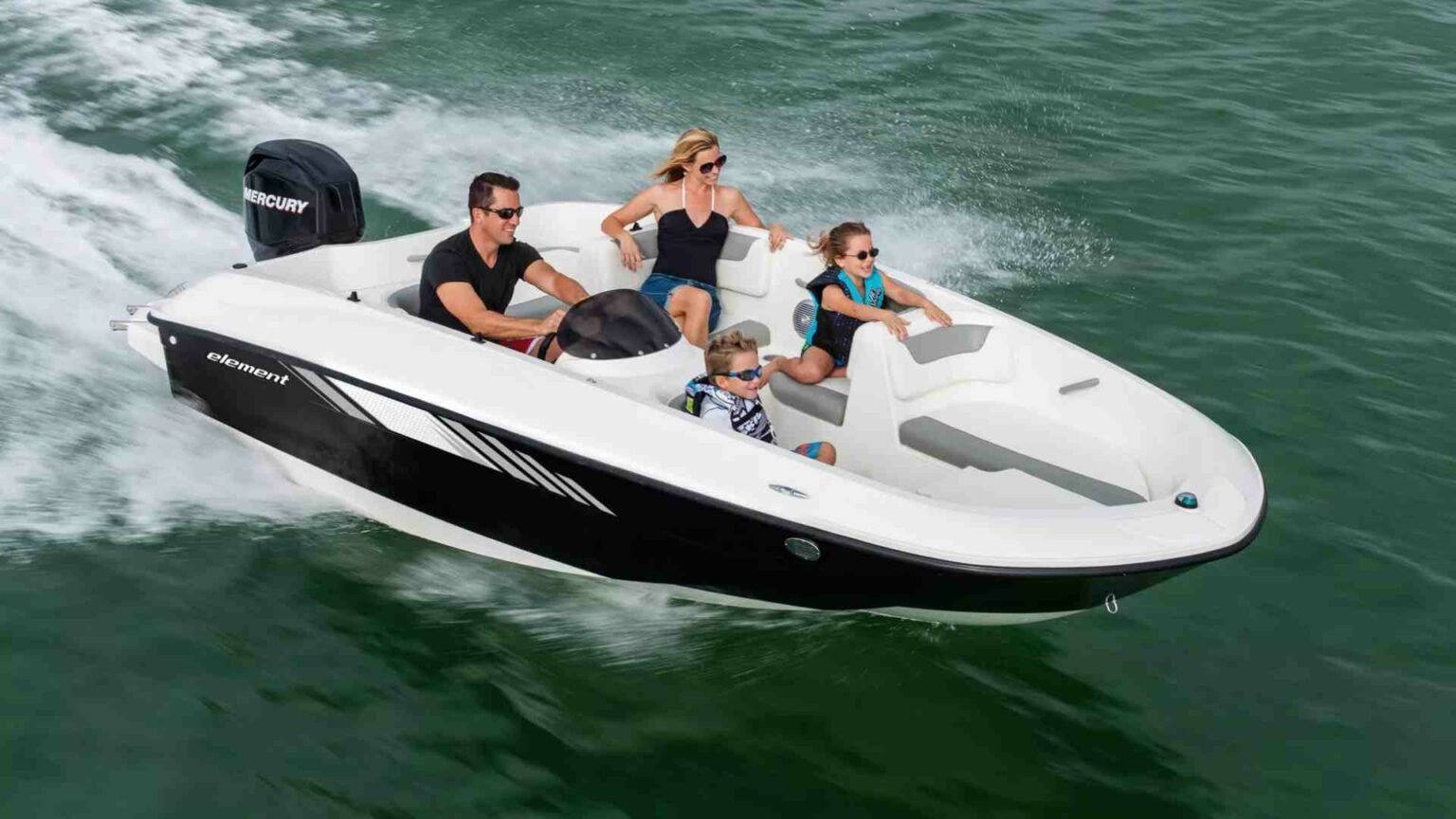 The 6 Best Boats for Beginners: Guide to Getting Started