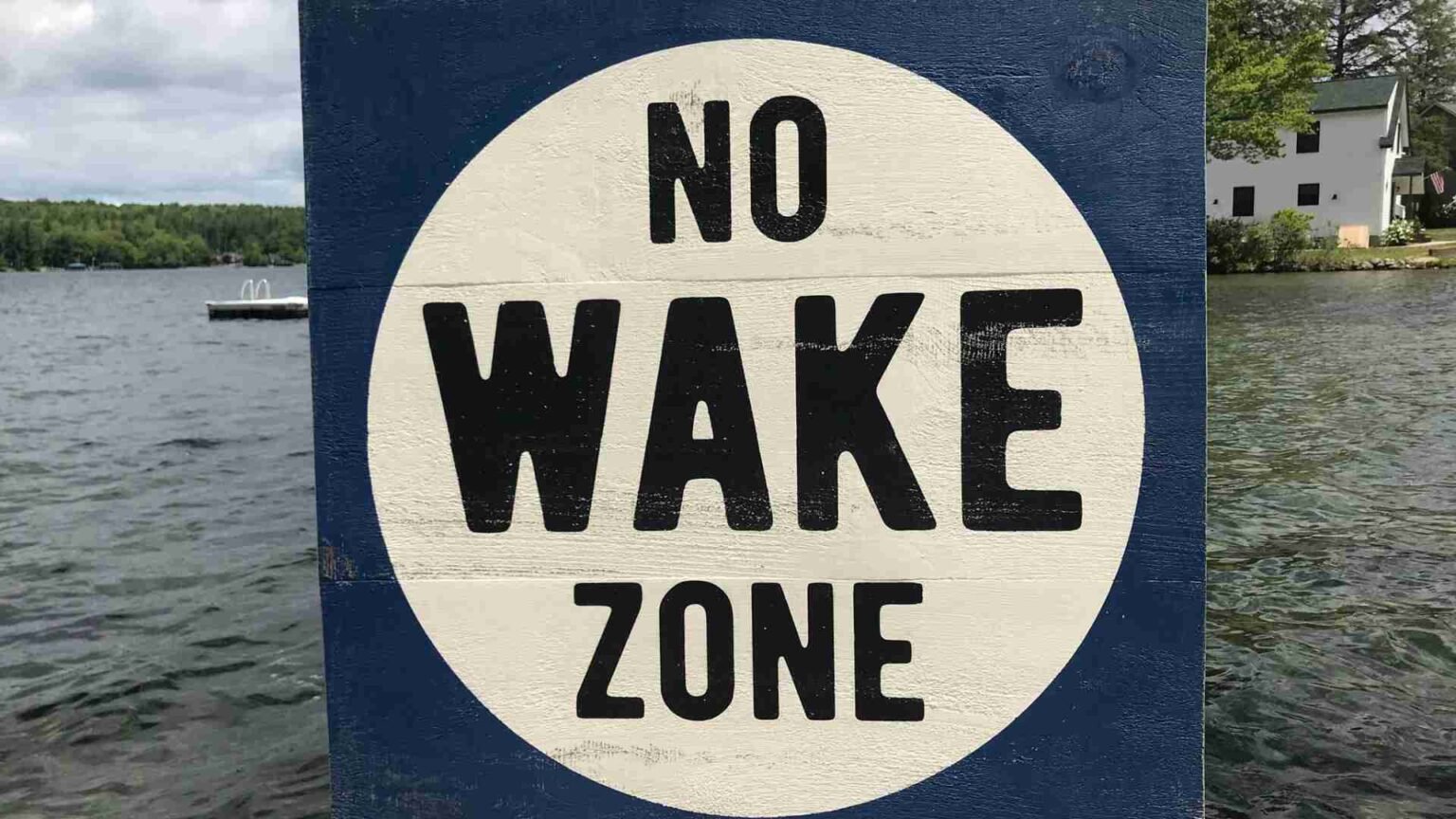 Boating Regulatory Zones: What is a 'No Wake' Zone?