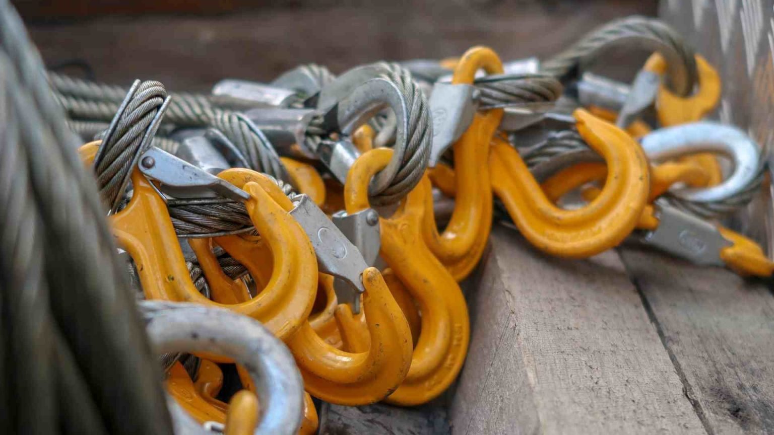 Replacing Standing Rigging with Mast Up: Do's & Don'ts